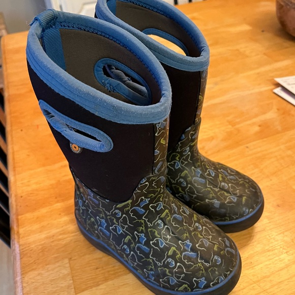 Bogs | Shoes | Bogs Kids Boots In Blue And Black With Green Accents ...